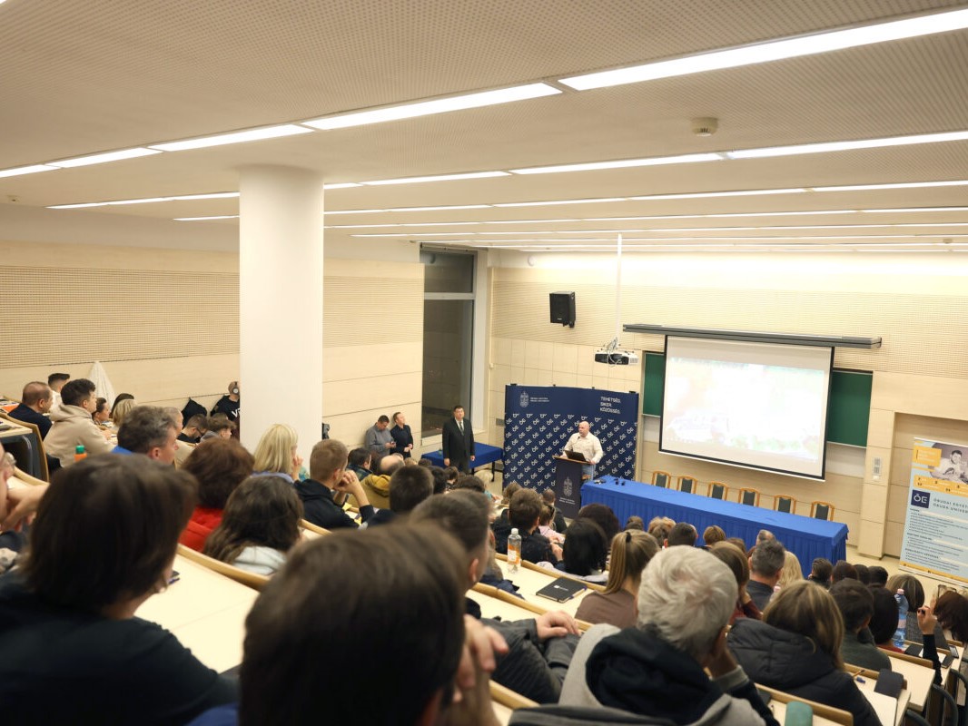 Why Óbuda University? - Full House at the Career Fair - Obuda ...